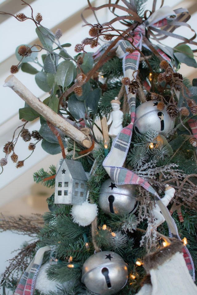 Minimal Christmas Tree (Scandi Style): Tips and Sources - A Pop of Pretty